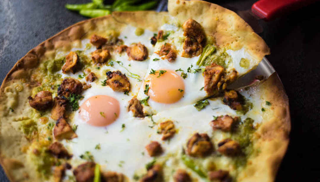 The New Romanian Pizza Menu @ Lanterns Kitchen N Bar, Rajendra Place ...