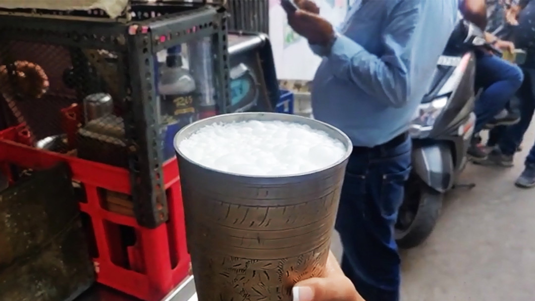 Jeet Lassi In Karol Bagh, Delhi For Punjabi Lassi | So Delhi