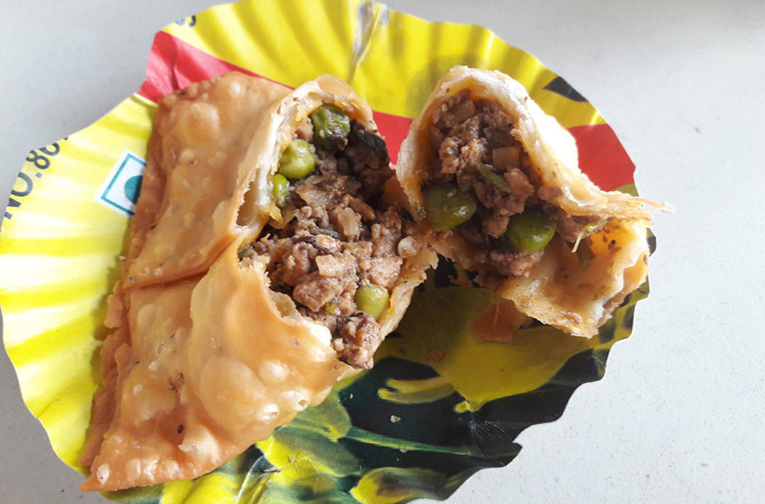 Medley Samosa Lounge In Janakpuri | So Delhi