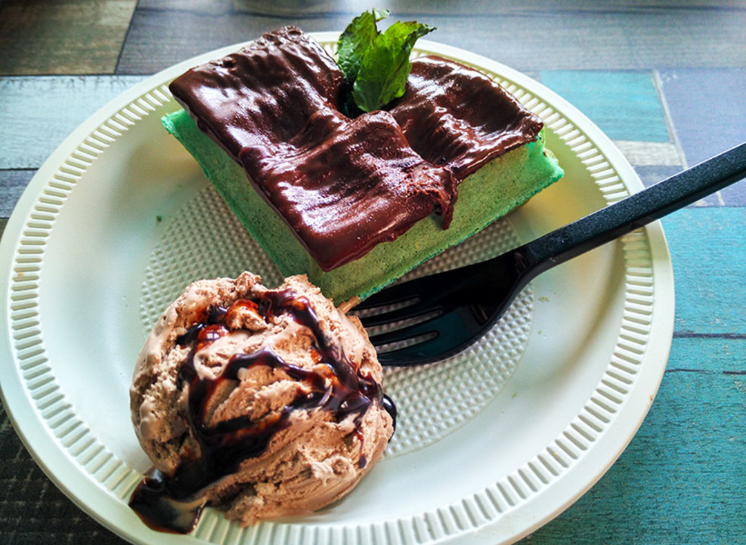Mint Waffles With Dark Chocolate Ganache @ Just Waffling Around | So Delhi