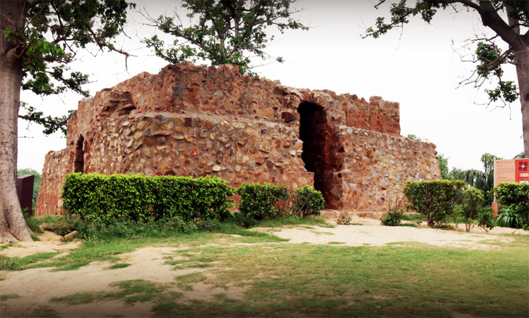 History Of Munda Gumbad In Deer Park, Hauz Khas Village | So Delhi