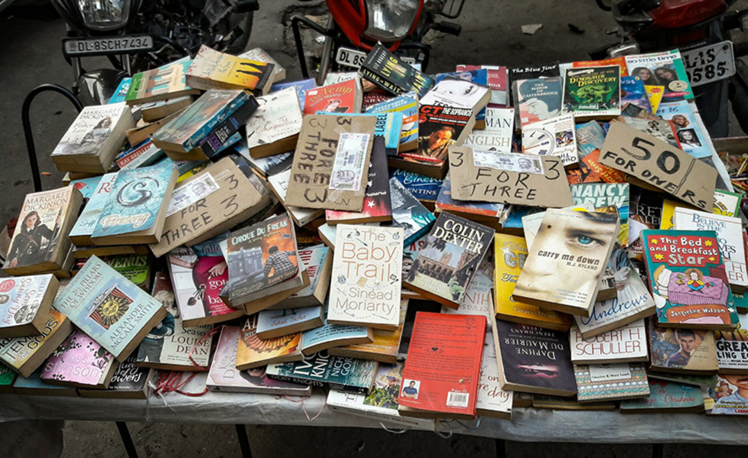 Books Starting @ Rs 50 Near Sparks Mall, Kamla Nagar | So Delhi