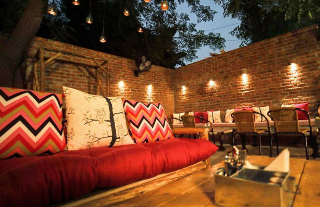 Nukkad Cafe In SDA, Delhi For Dinner | So Delhi