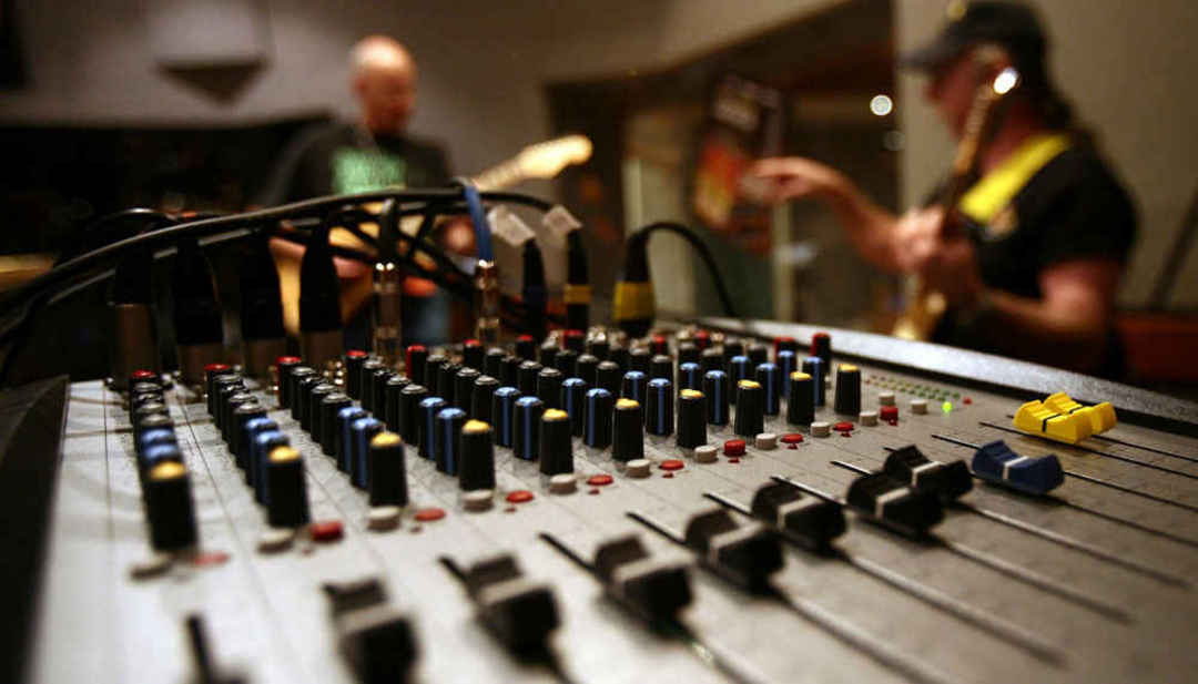 Radio Programming & Radio Jockey Workshop at YMCA | So Delhi