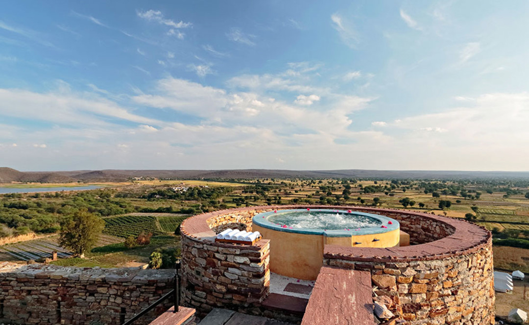 Check Out This Fort Turned Hotel In Rajasthan! | So Delhi