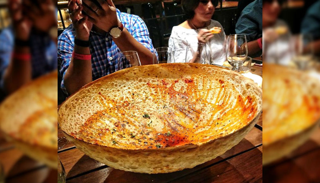 Try This Huge Roti @ The Wine Company! | So Delhi