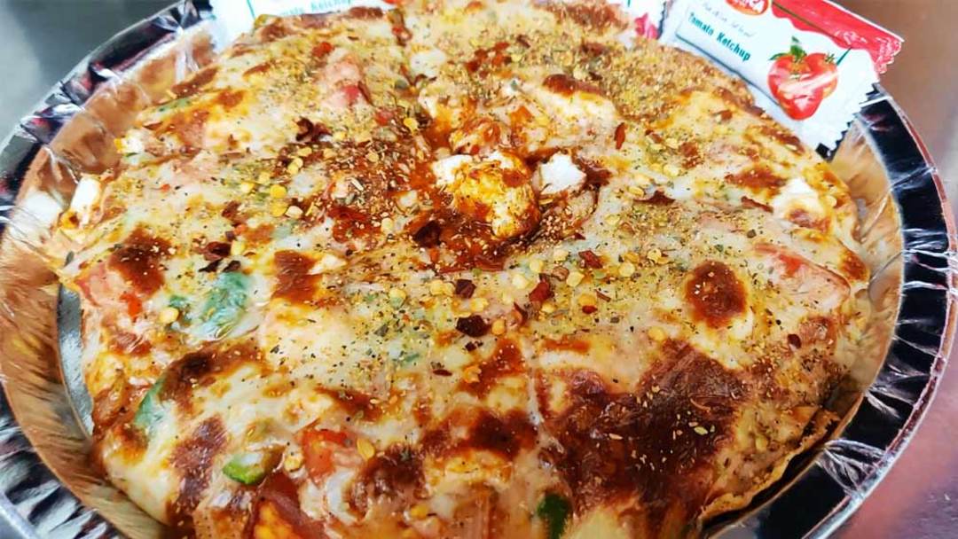 RPW - Rohini, Delhi For Chilli Cheese Pizza | So Delhi