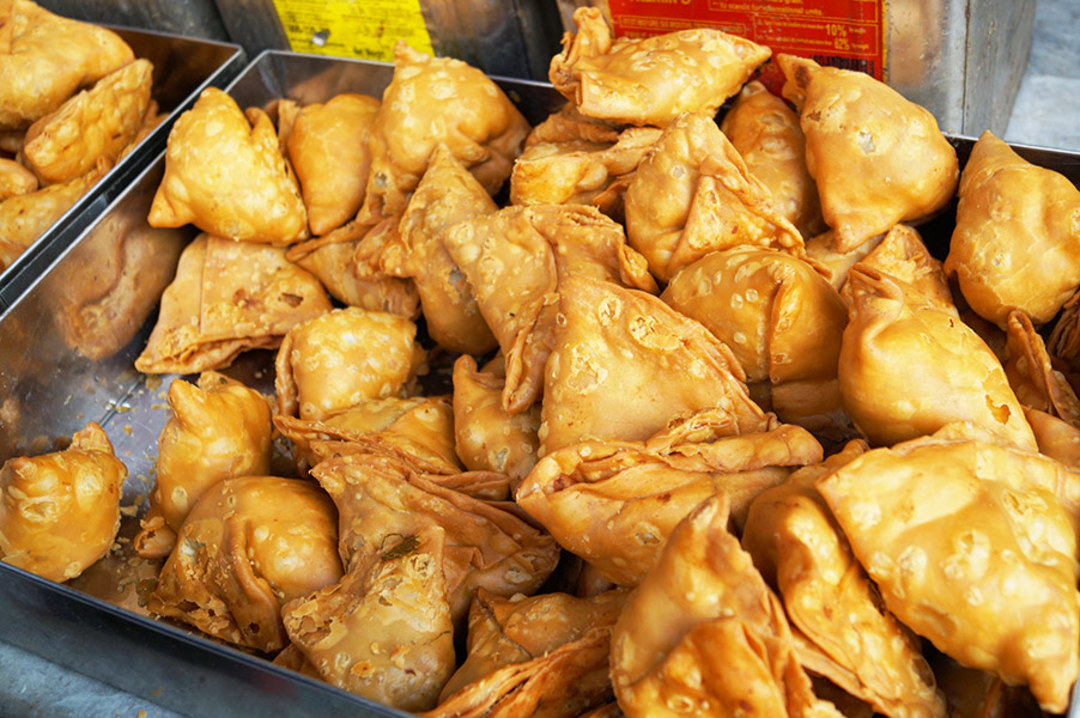 Samosa Street At Lawrence Rd, Delhi For Quirky Varieties | So Delhi