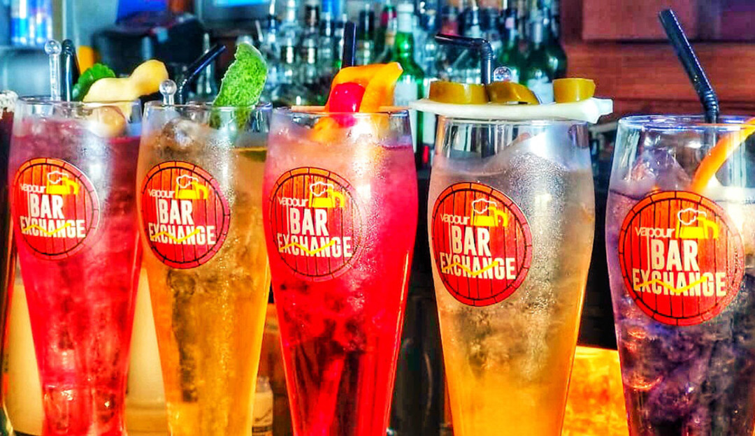 Head To Vapour Bar Exchange For Their Holi LIIT Festival | So Delhi