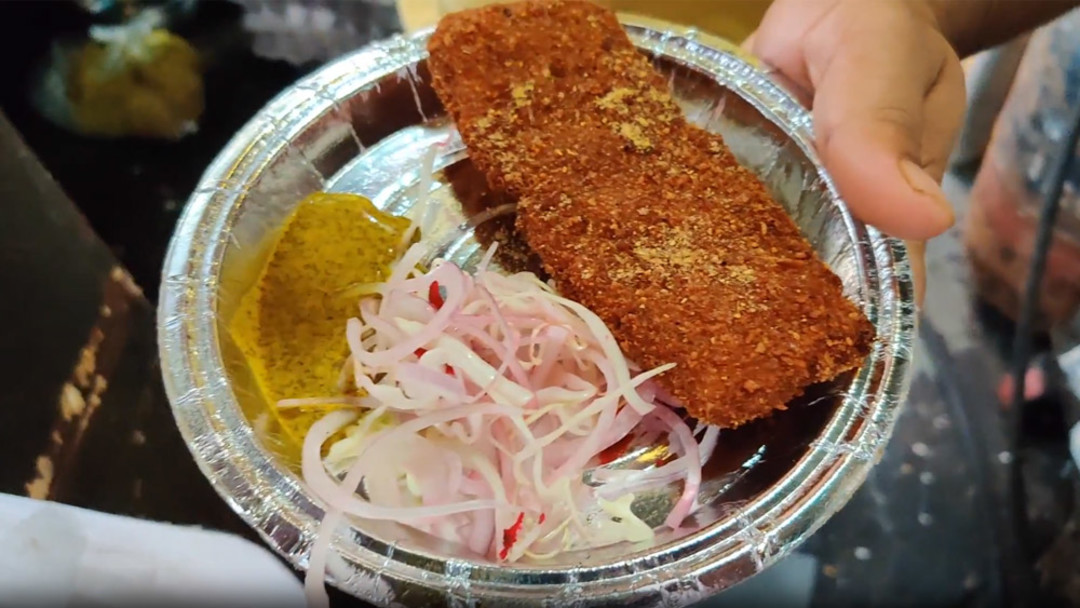 Kolkata Hot Kathi, CR Park For Big Bhetki Fish Fry | So Delhi