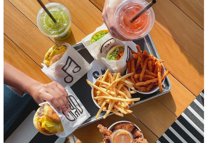 Burgers & Shakes at Salt Al Bahar - QiDZ