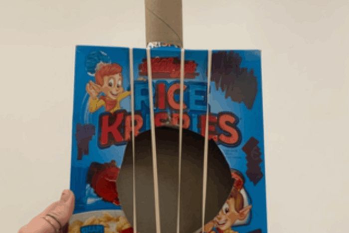 Playable Cereal Box Guitar - QiDZ
