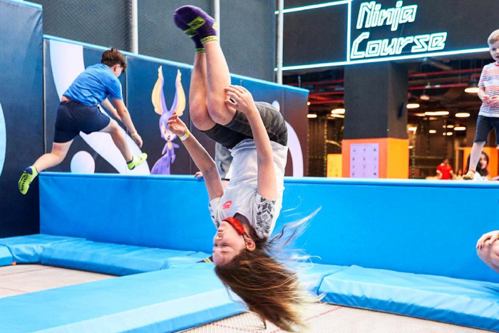 Trampoline Fun at TR88HOUSE's SkyFall - QiDZ