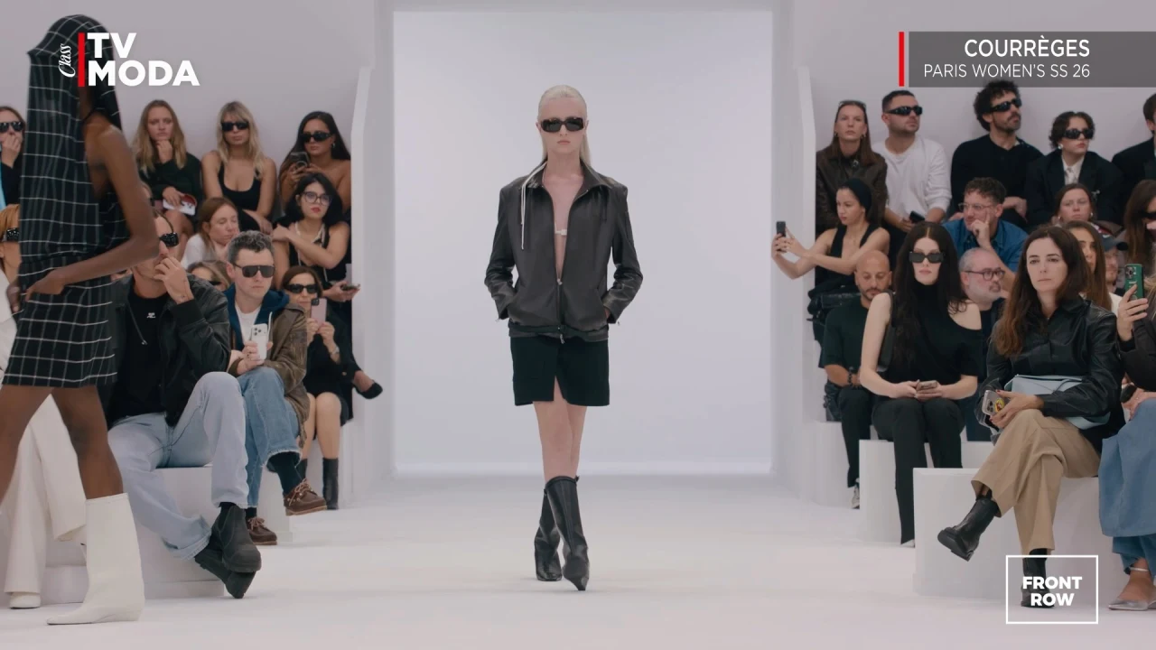 PFW SS26: Nicolas Di Felice per Courrèges firma un rito sensoriale tra ...