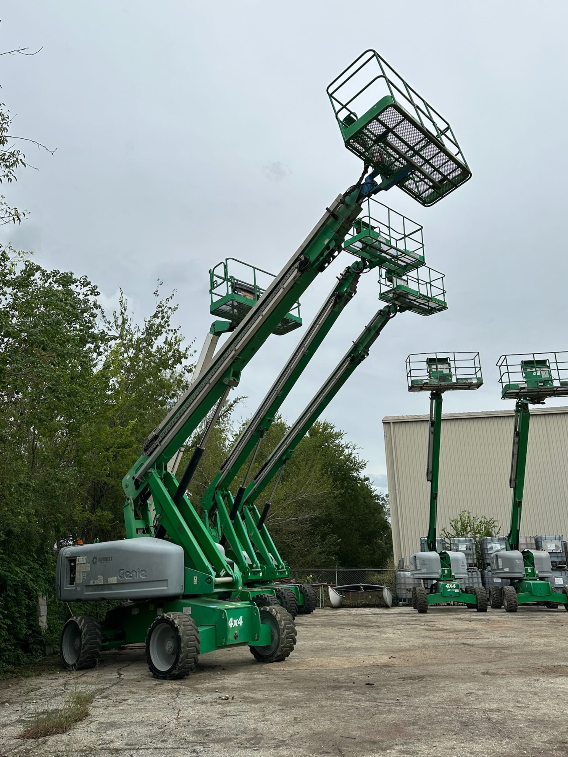 Genie S60 BOOM LIFT / MAN LIFT 60FT | 2Quip Equipment Rental