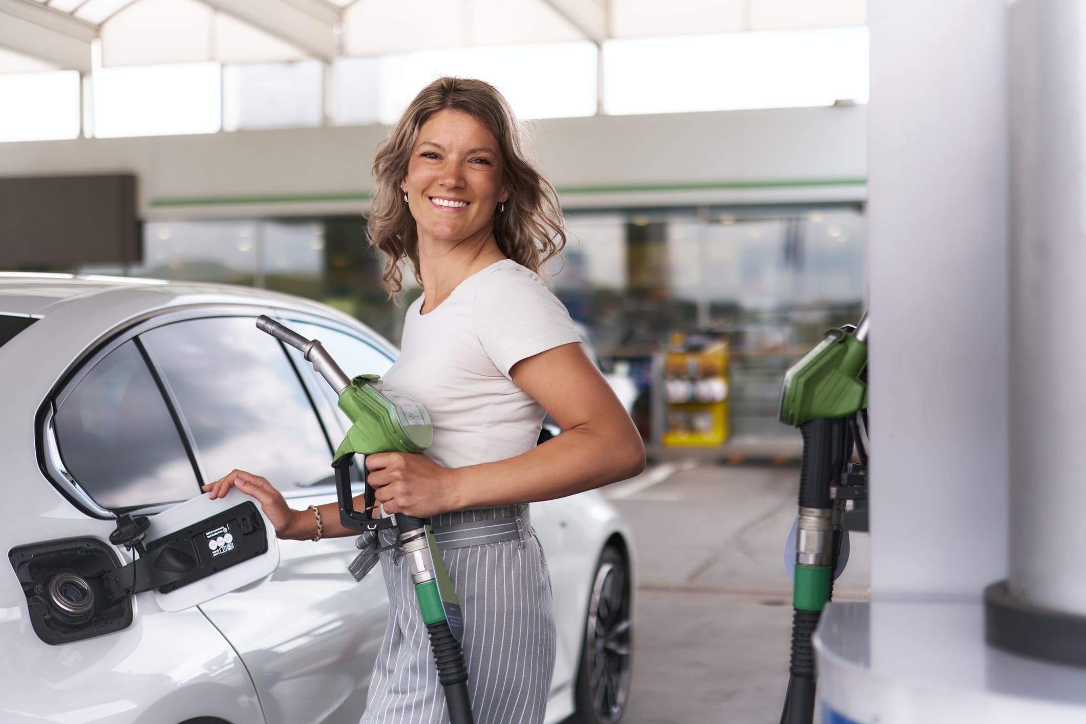 Cheapest spots to fuel up revealed - CompareNI