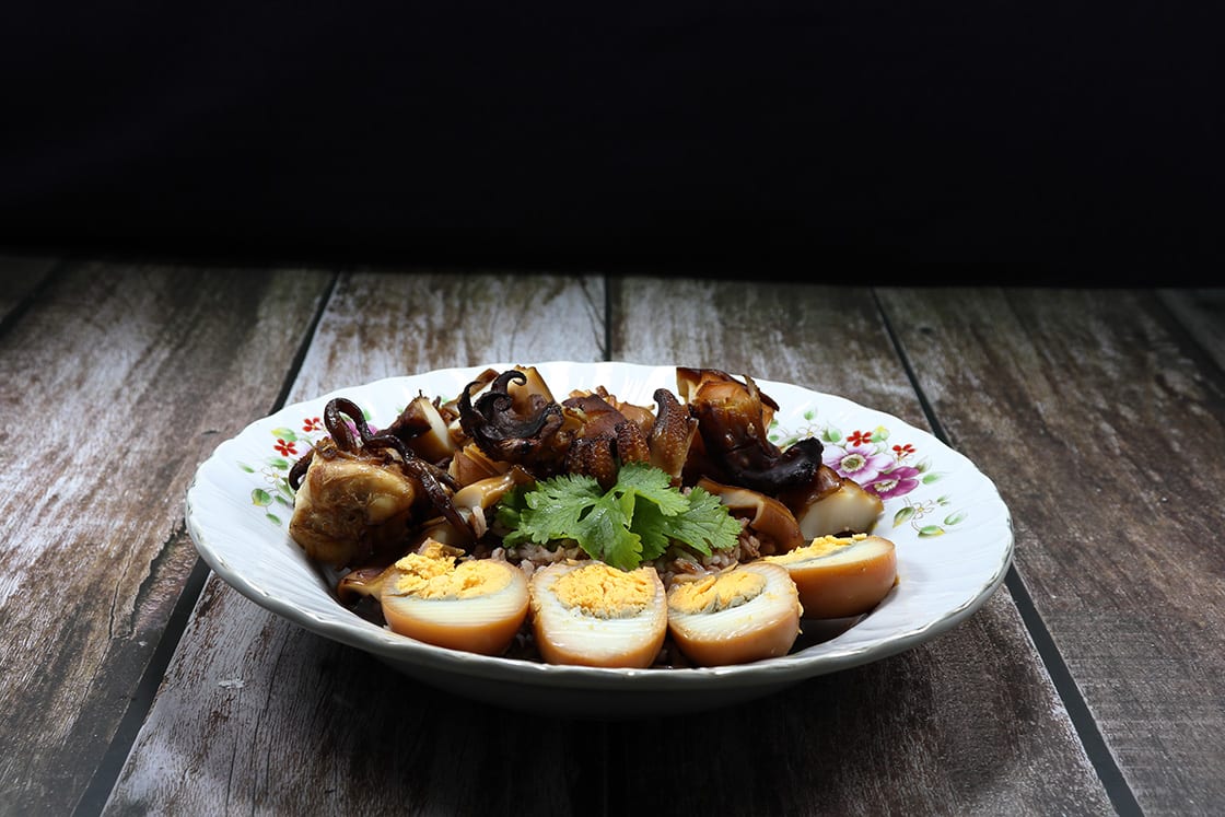 Halong Bay Food: 12 Local Dishes You Should Eat - Rainforest Cruises