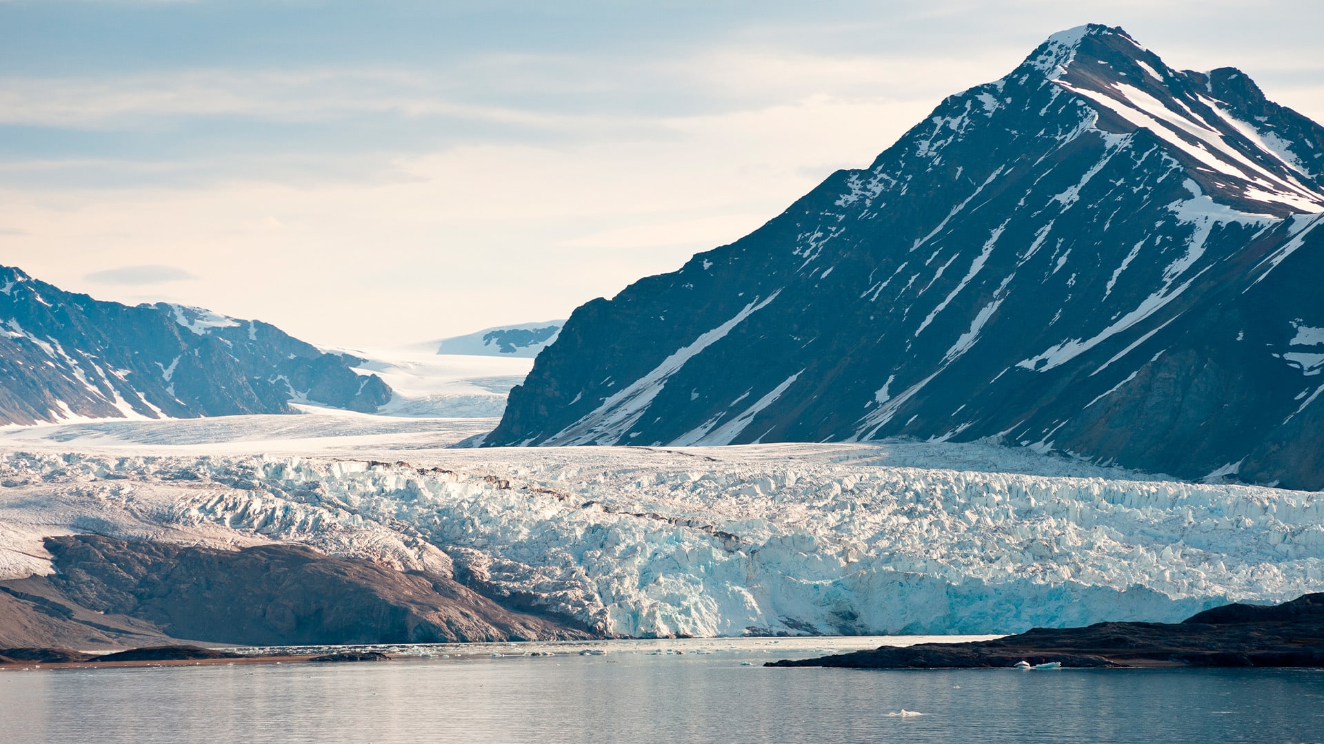 Svalbard: North To The Midnight Sun