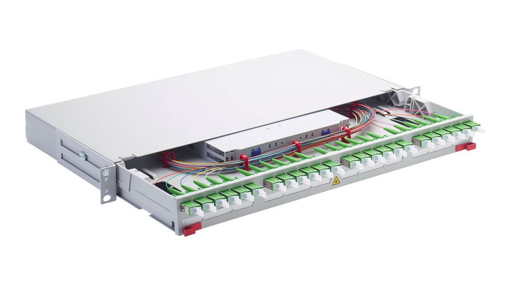 19" 1U UniRack2 12xE-2000™ G.652.D, APC, ceramic, C/1, R&MinteliPhy ...