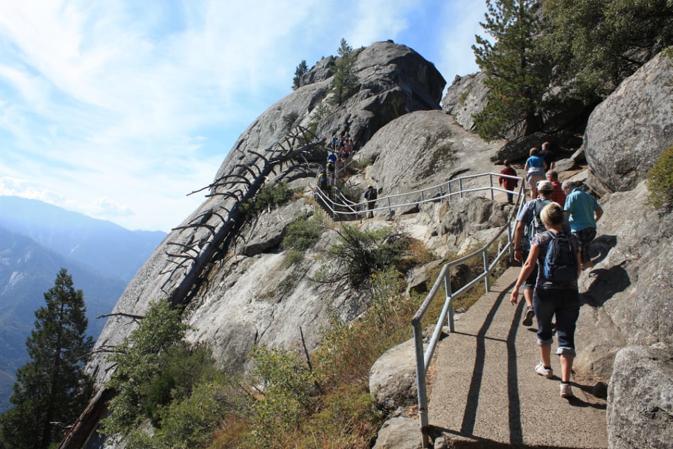 Best time for Moro Rock Hike in California 2018 - Best Season & Map