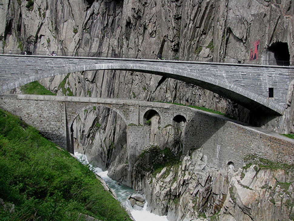 Best time for Teufelsbrücke or Devil's Bridge in Switzerland 2018 & Map
