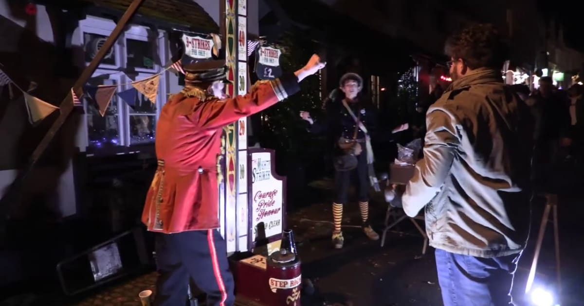 Dunster by Candlelight 2024 en Inglaterra - Rove.me