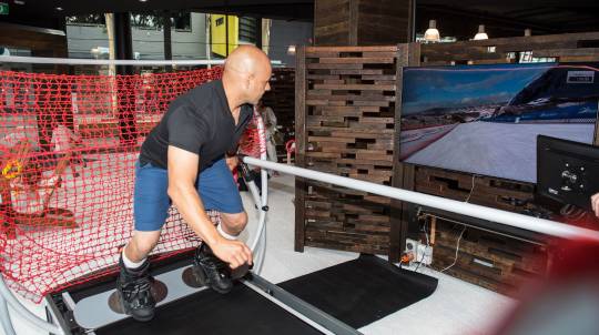 Skiing + Snowboarding - Outdoor Adventure Activities On RedBalloon