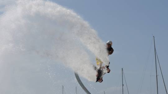 Jet Skiing + Tours For An Unforgettable Experience - RedBalloon