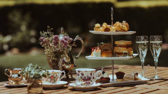 Hens Party Ideas With RedBalloon - Cocktails, Tapas, Cruises + More!