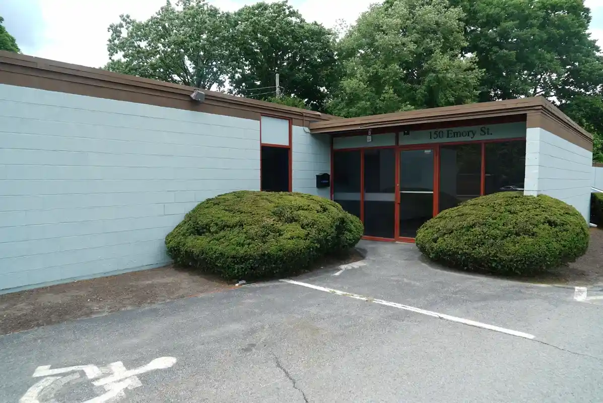 Emory Recovery Center: Treatment Options, Amenities & Photos (Attleboro ...