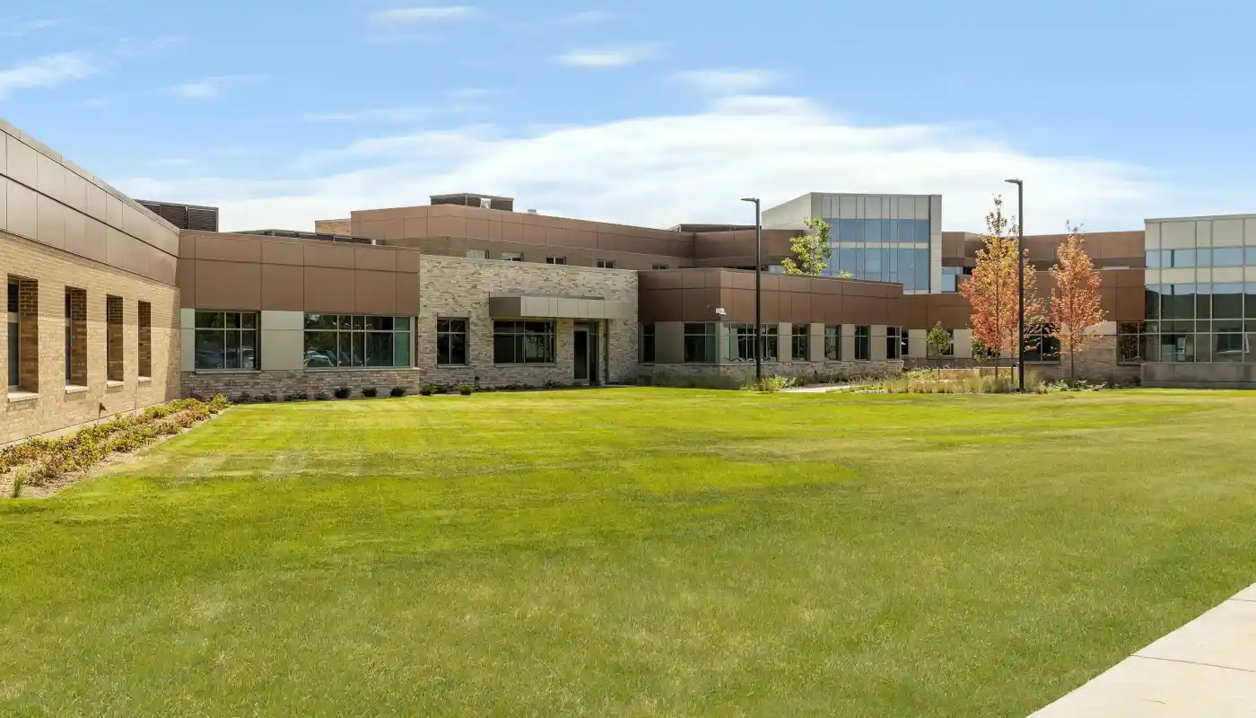 PrairieCare Brooklyn Park Inpatient: Treatment Options, Amenities ...