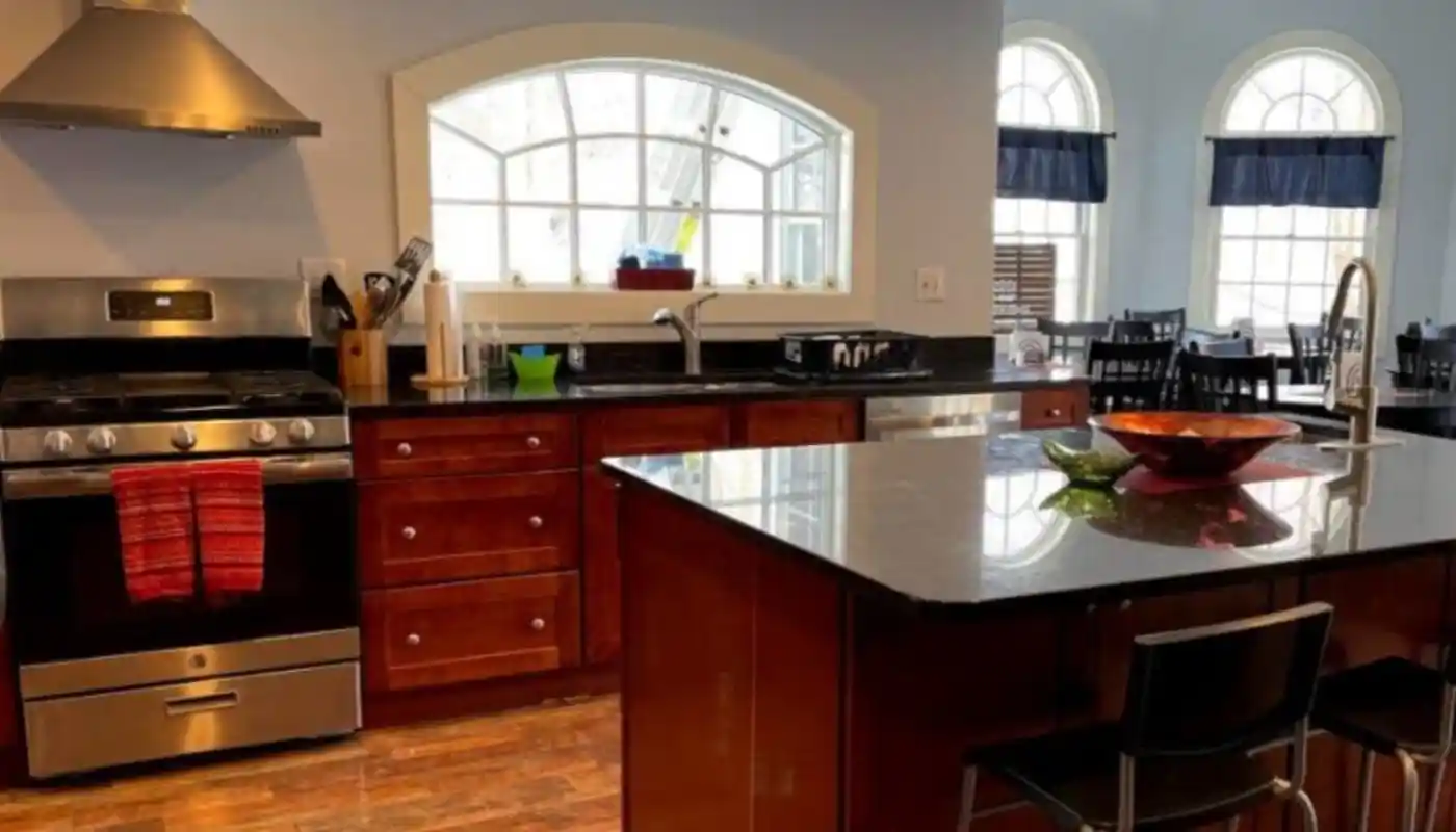 Riverbend Tower Hill Recovery Home: Treatment Options, Amenities ...