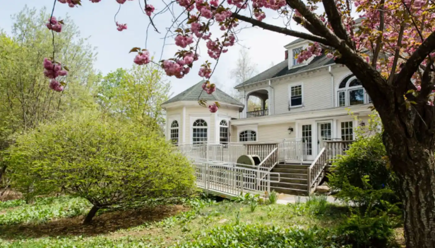 Riverbend Tower Hill Recovery Home: Treatment Options, Amenities ...