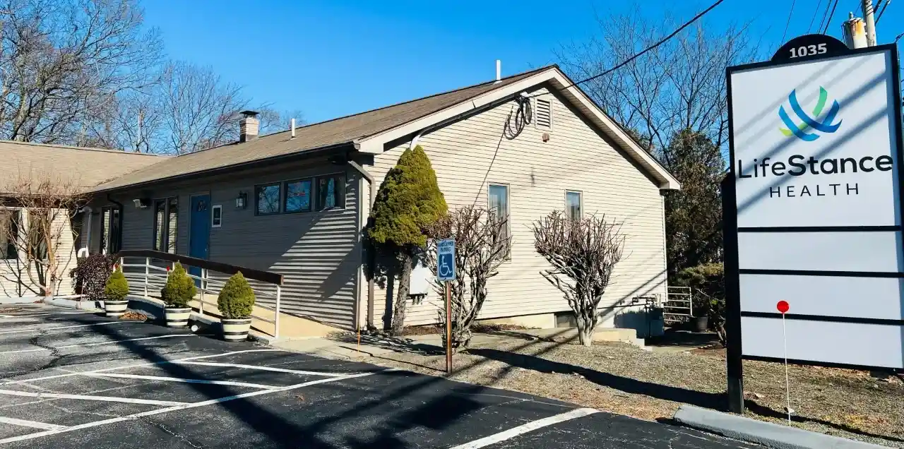 LifeStance Health Warwick: Insurance, Specializations & Photos (Warwick ...