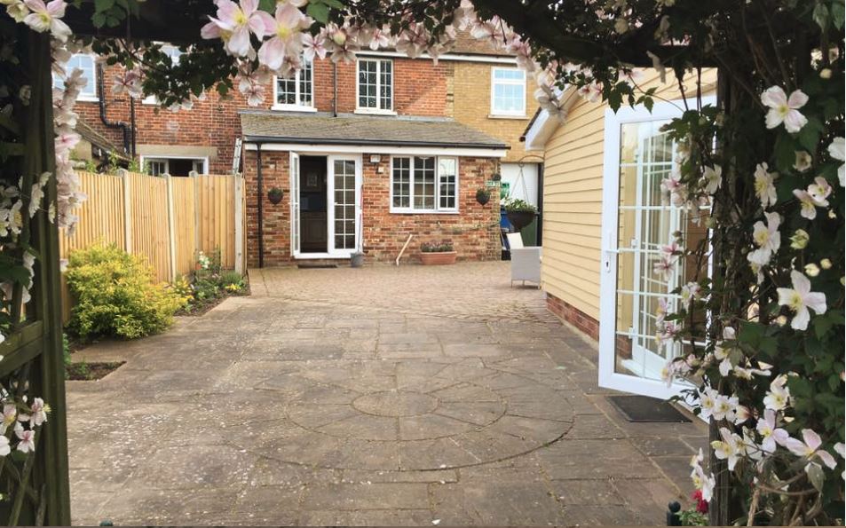 The Recovery Lodge: Treatment Options, Amenities & Photos (Kent, England)