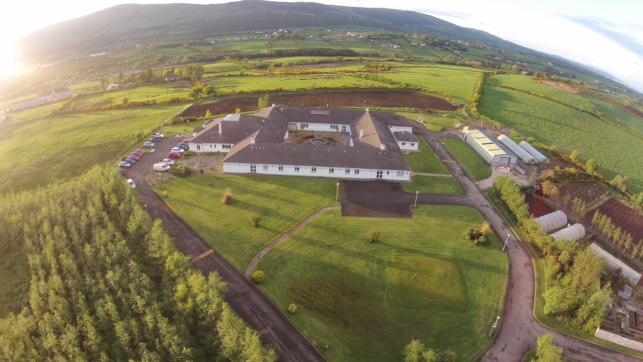 White Oaks Centre: Treatment Options, Amenities & Photos (Derryvane ...