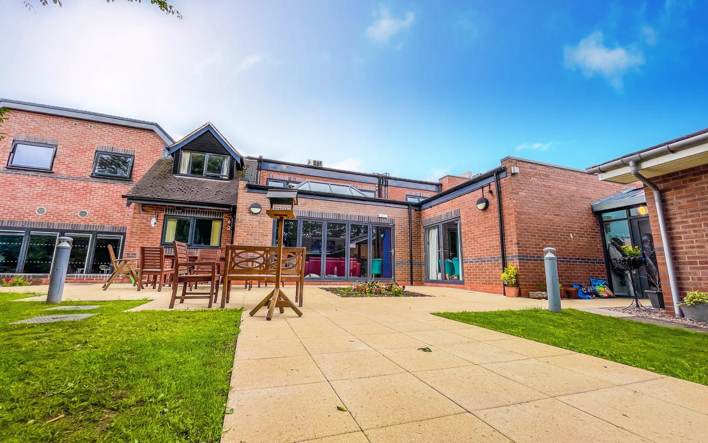 Schoen Clinic Newbridge: Insurance, Specializations & Photos ...