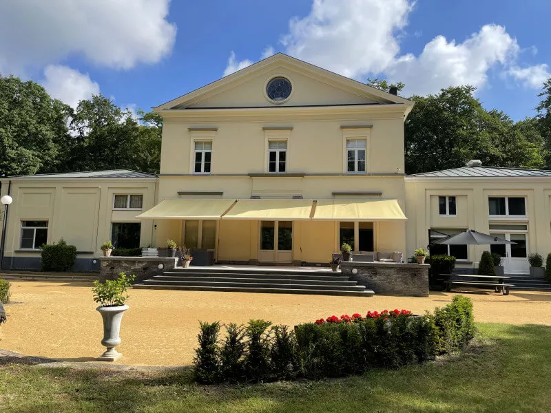 Den Rooy Clinics: Pricing, Specializations & Photos ( Meerle, Belgium)