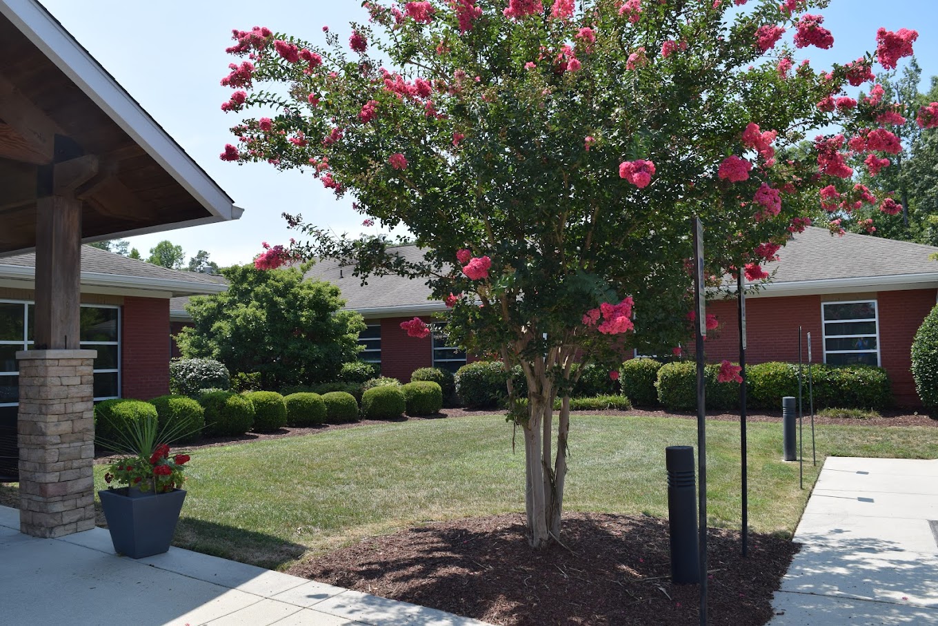 Raleigh Oaks Behavioral Health: Treatment Options, Amenities & Photos ...