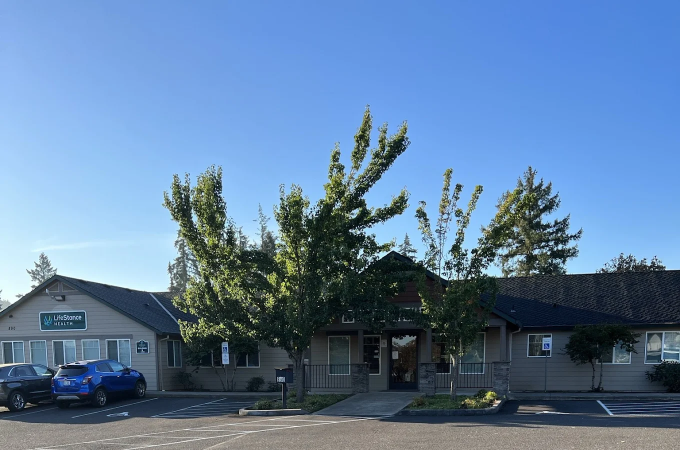 LifeStance Health Gladstone: Treatment Options, Amenities & Photos ...