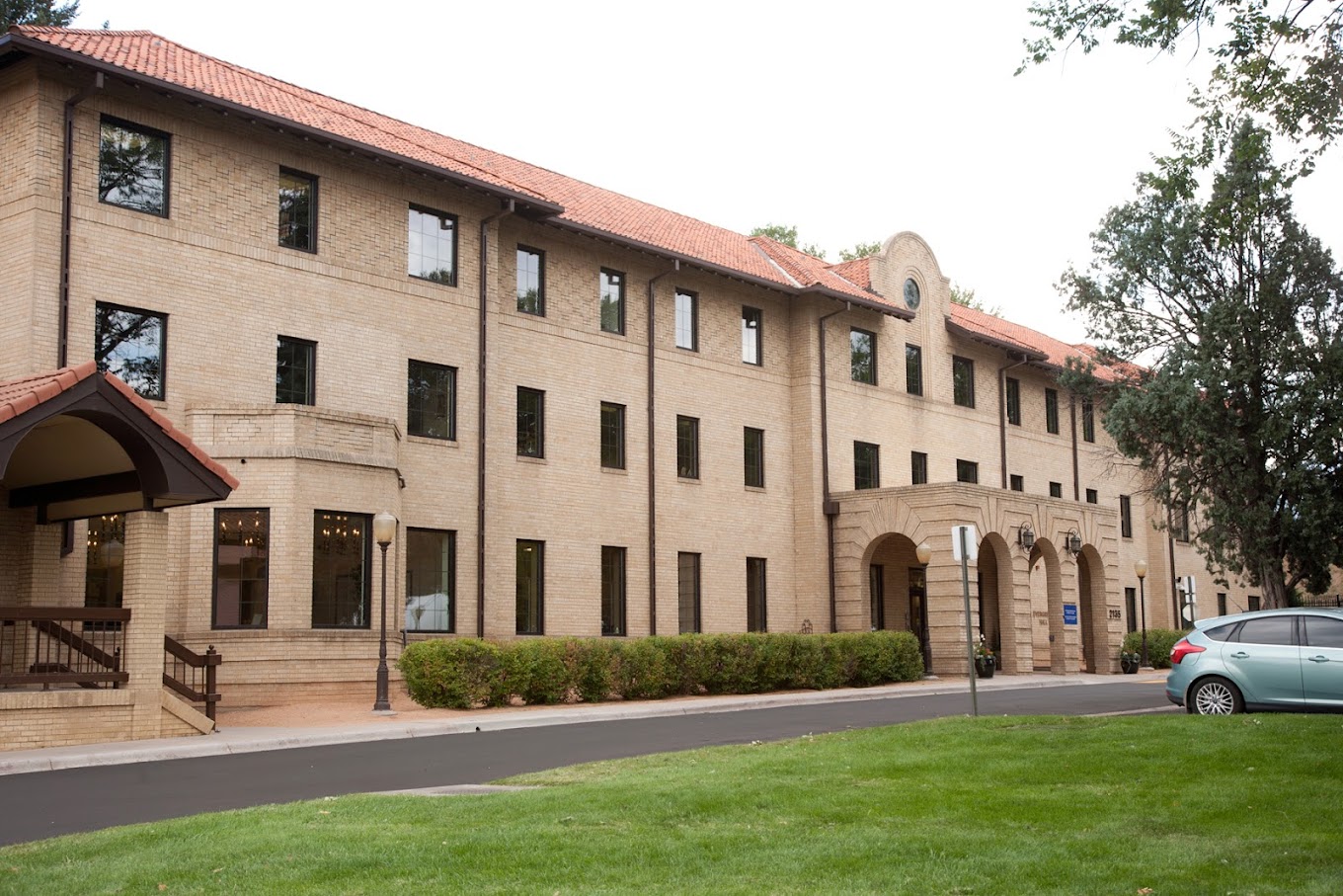 Cedar Springs Hospital: Treatment Options, Amenities & Photos (Colorado ...