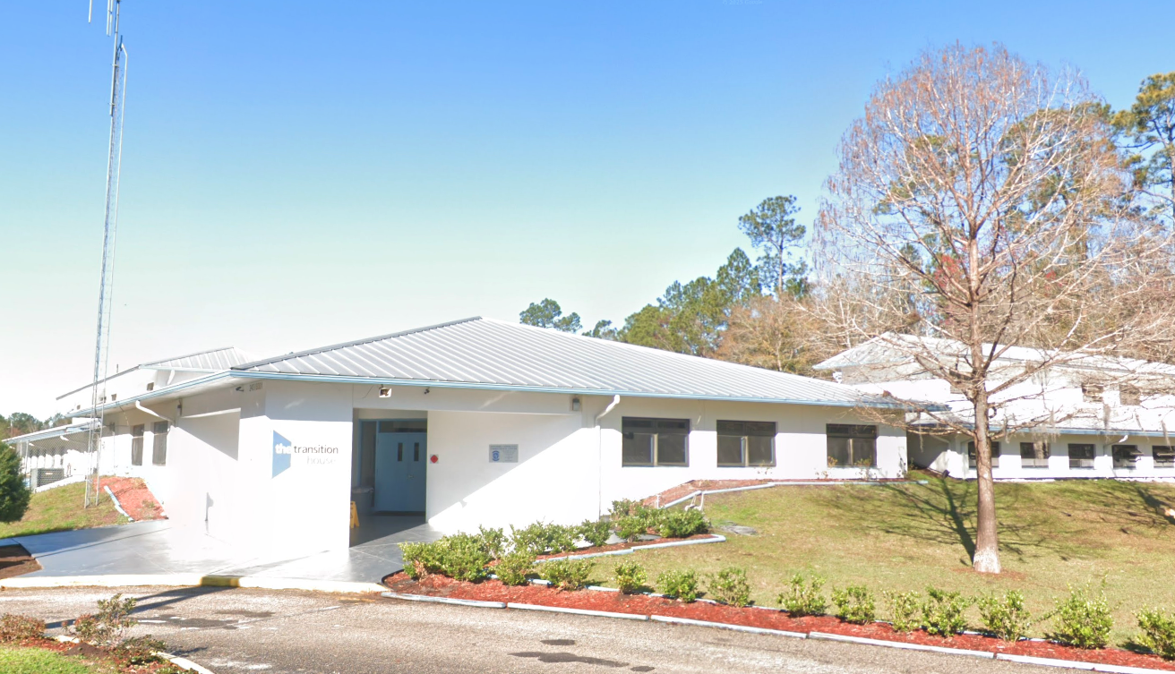 Transition House Dinsmore: Treatment Options, Amenities & Photos ...