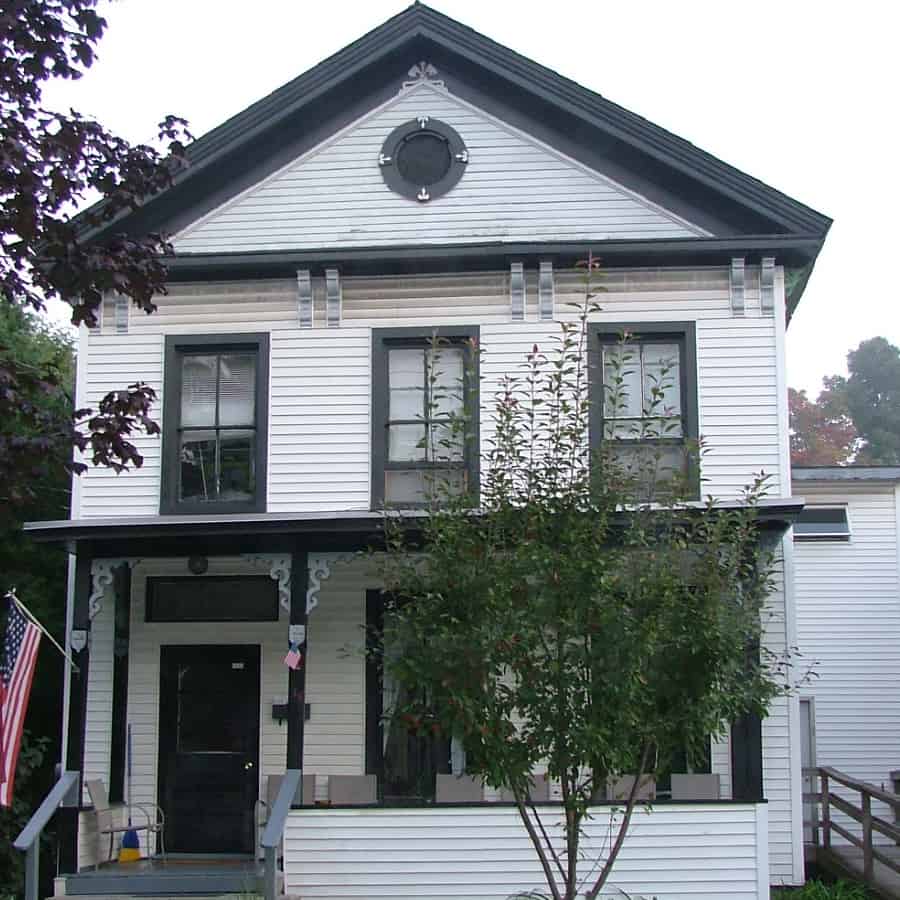 Recovery House Grace House: Treatment Options, Amenities & Photos ...