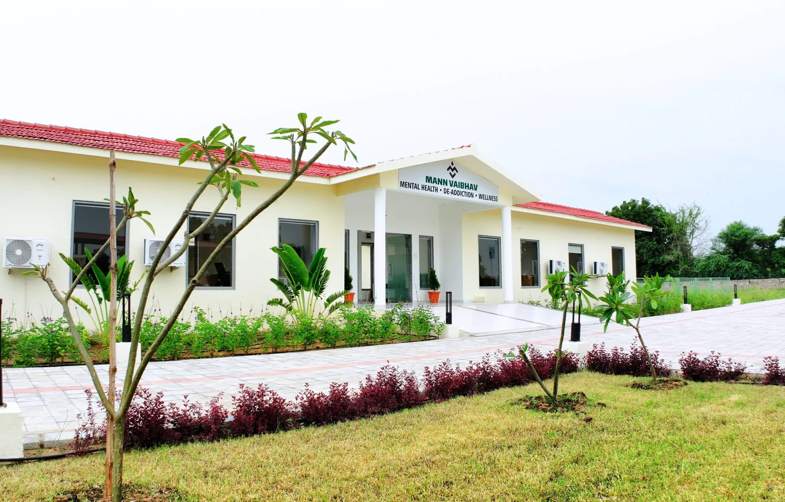 Mann Vaibhav Rehab: Treatment Options, Amenities & Photos (Prantij ...