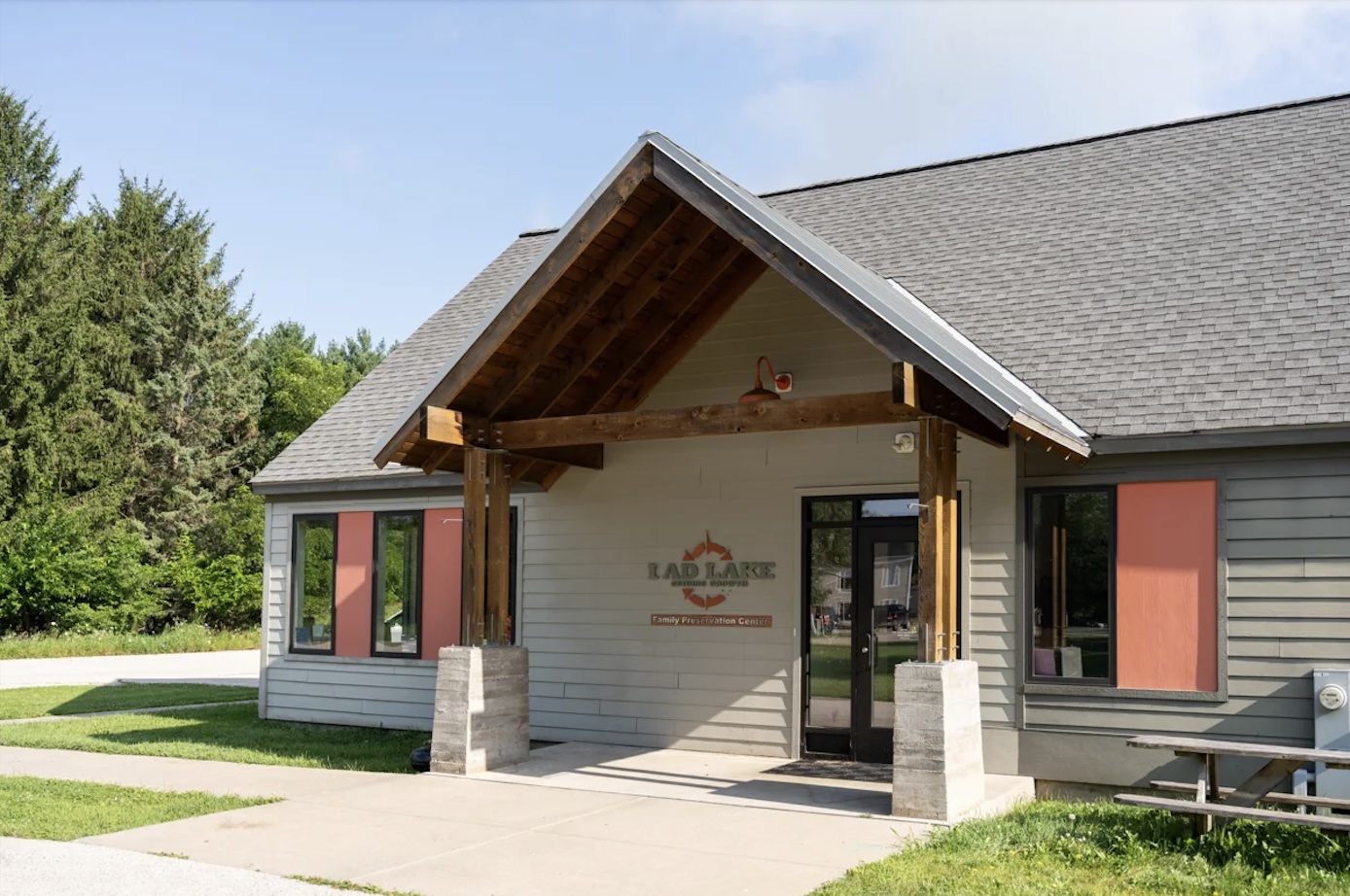 Lad Lake Dousman Campus: Treatment Options, Amenities & Photos (Dousman ...