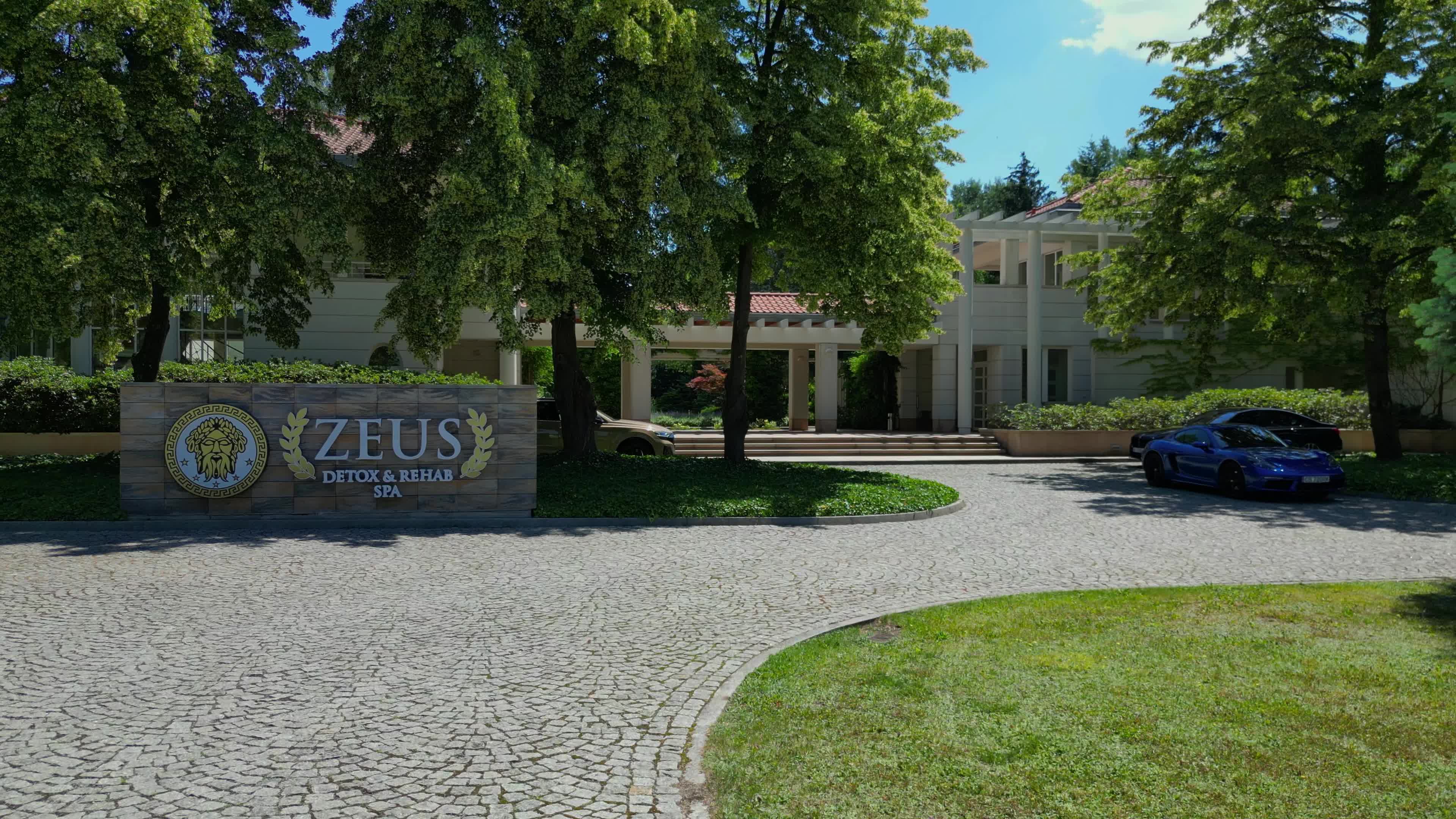 Zeus Common Housing Block