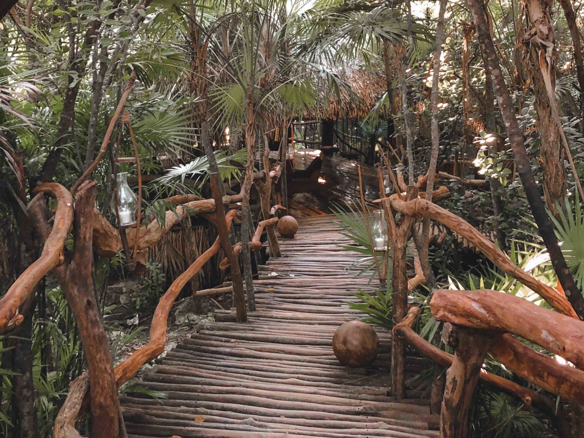 Sneaking Into Azulik | Story | Hero Traveler