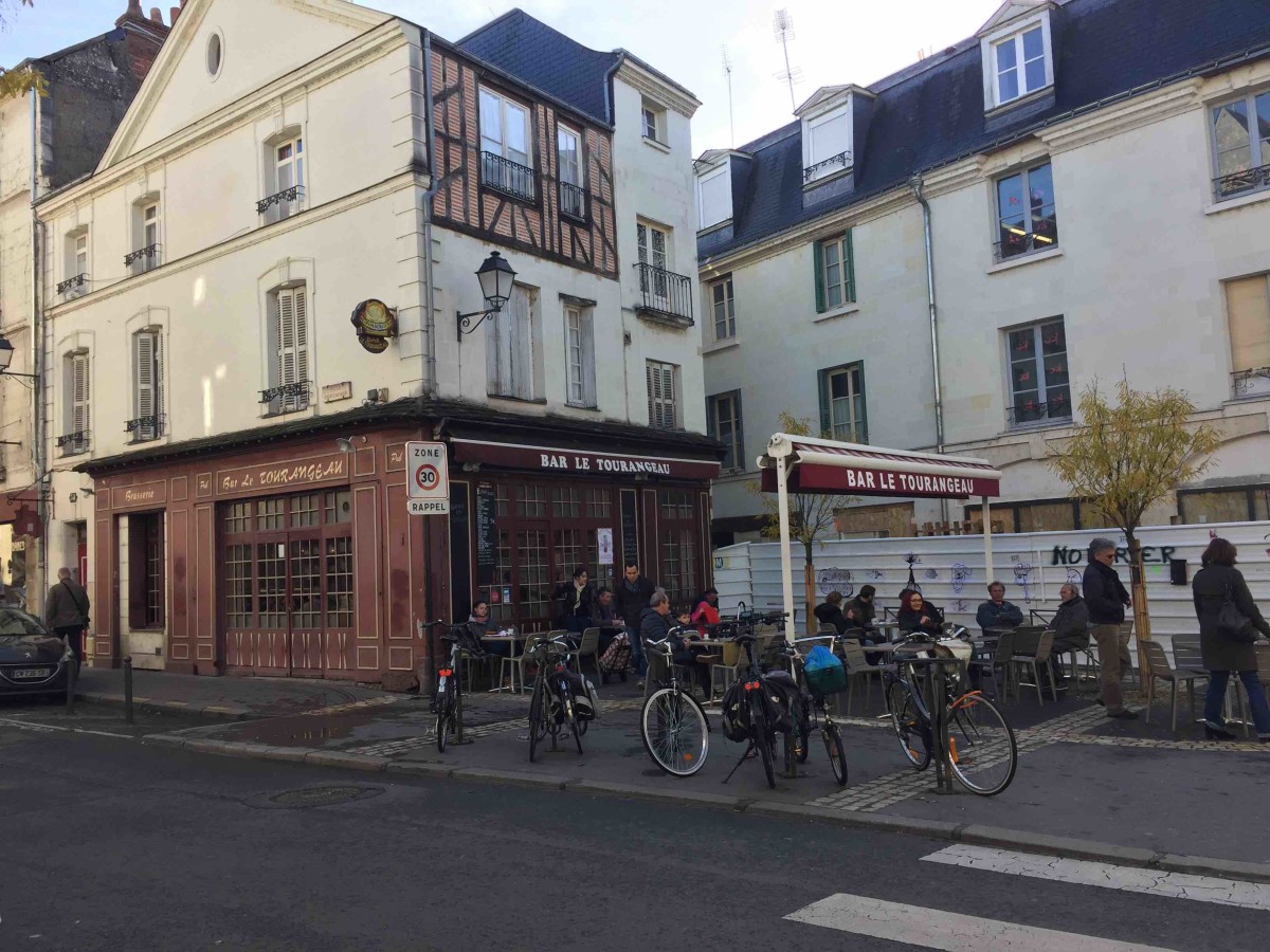 The French Cheers | Story | Hero Traveler