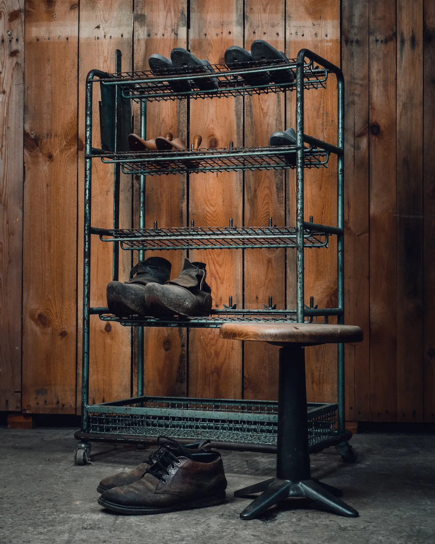 Old shoe rack - Roll Antiques™