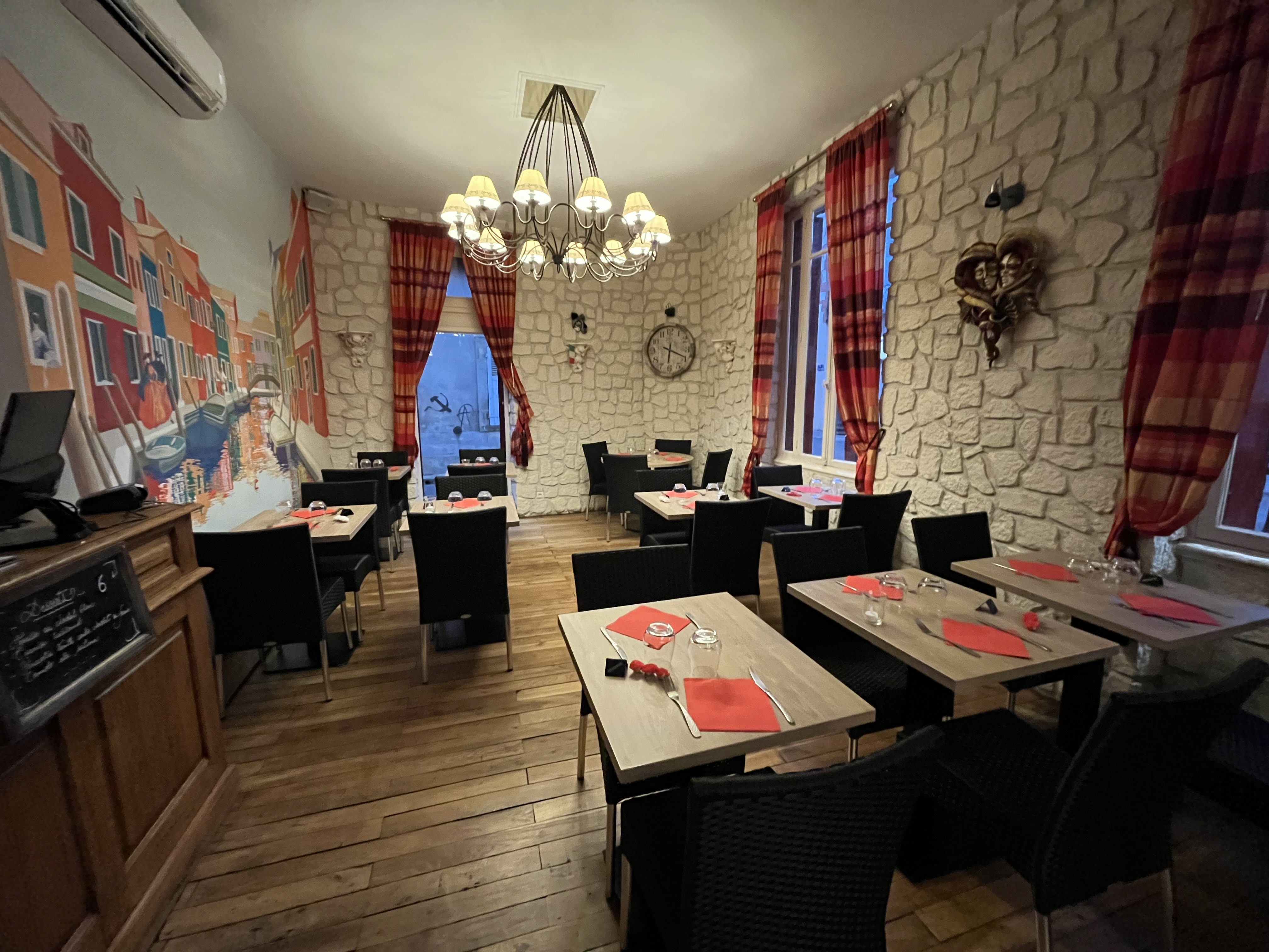 La Piccola Venezia | Restaurants